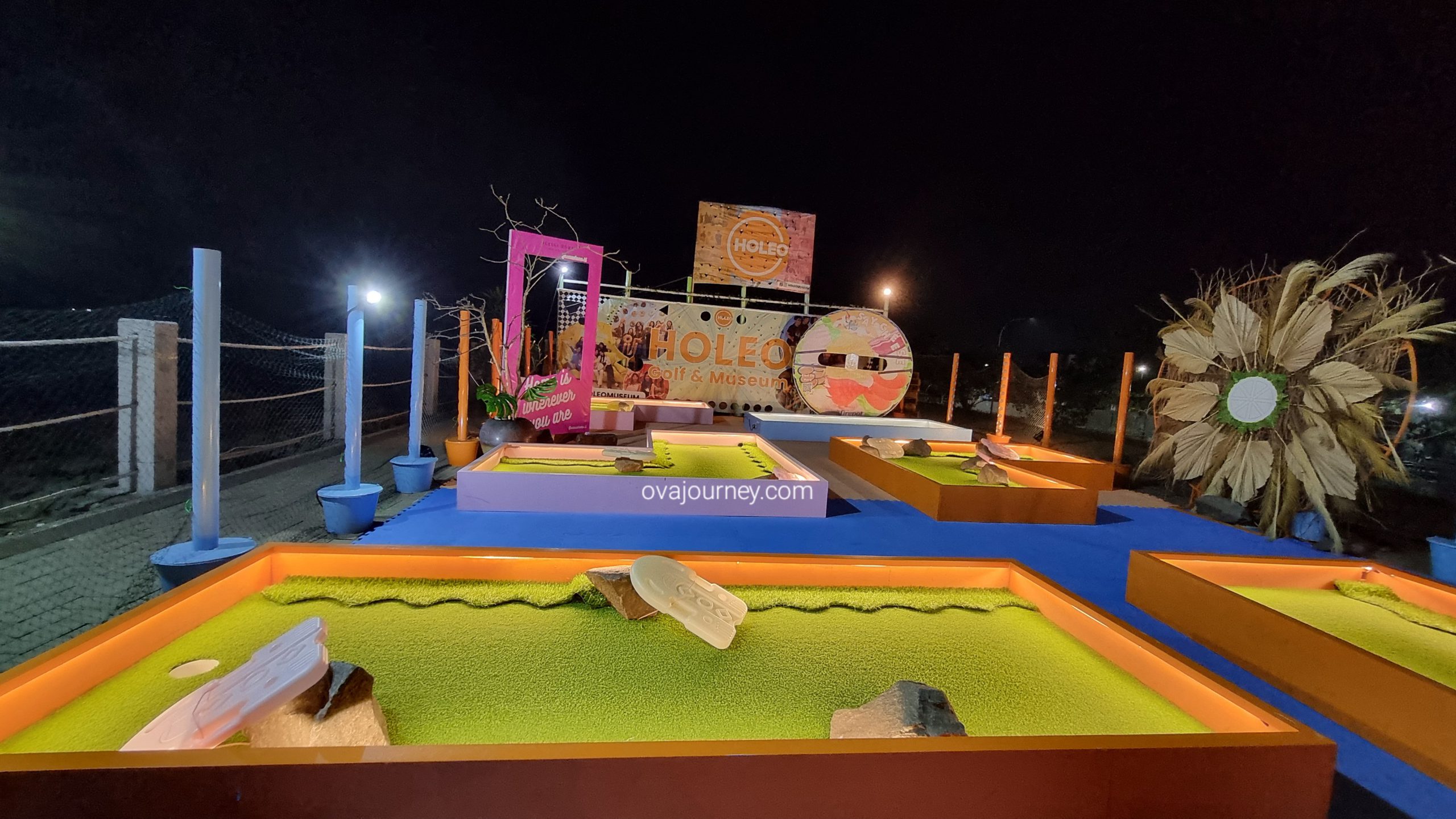 HOLEO Pop Up Mini Golf : Serunya Bermain Golf di Tepi Pantai - Ovajourney